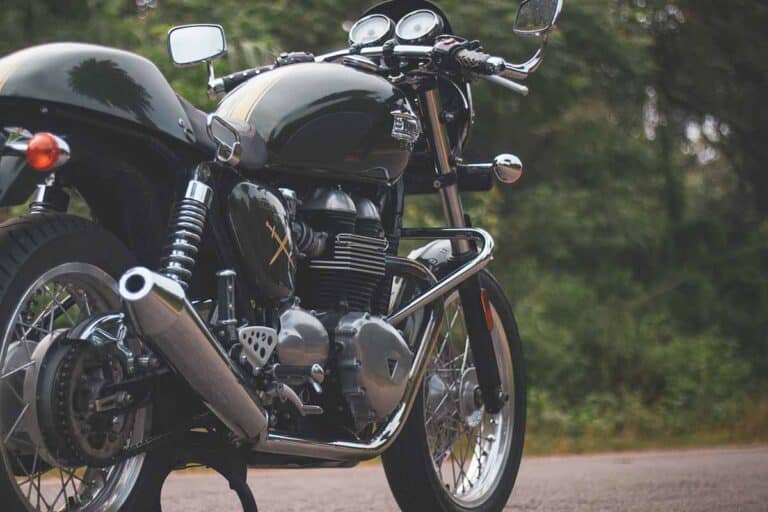 Triumph Thruxton 900 Specs and Review - Big Bike Reviews