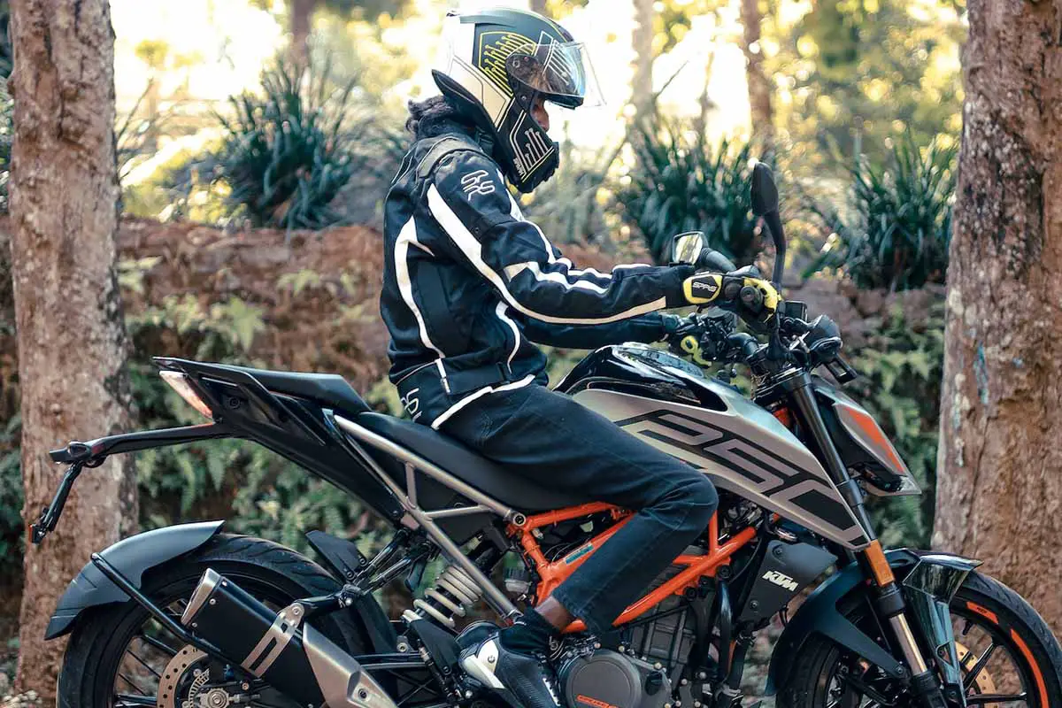 KTM Duke 250 Specs and Review - Big Bike Reviews