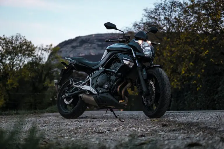 Kawasaki ER-6N Motorcycle (Specs and Review) - Big Bike Reviews