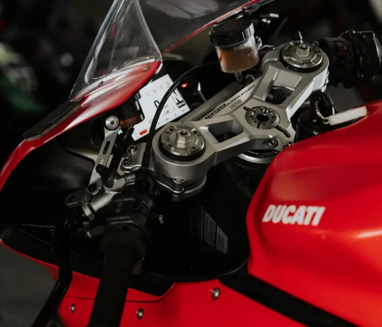 Ducati 1299 Superleggera (Specs and Review) - Big Bike Reviews